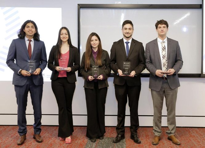 Equipo de Universidad Católica de Valparaíso ganó la Ethics Challenge ...